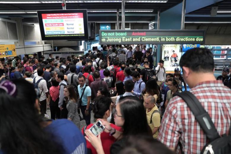 MRT disruption: Go slow or shut down to fix problem? | The Straits Times