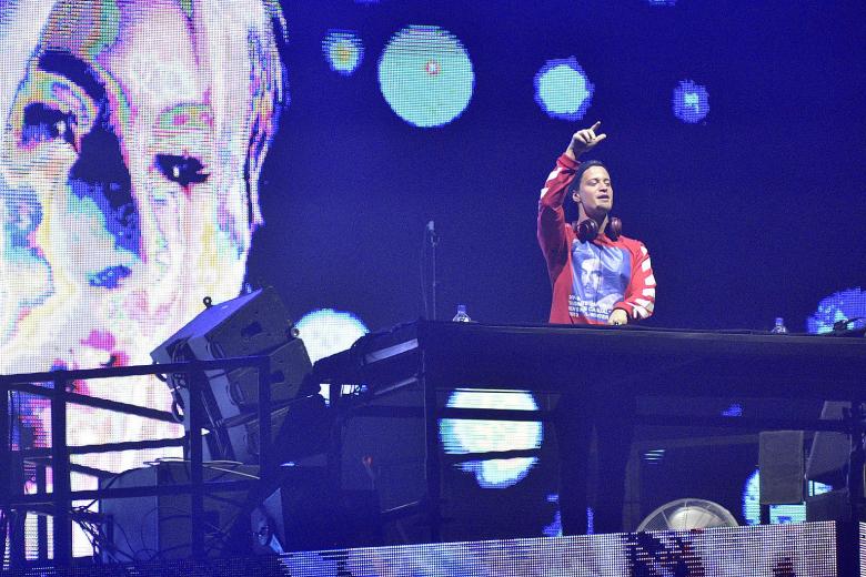 Concert review: Kygo elevates standard EDM festival fare with live ...