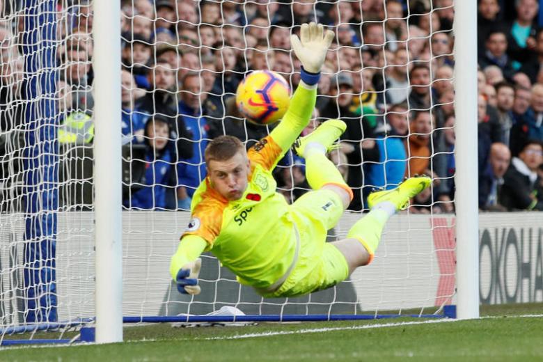 Football: Pickford heroics leave Chelsea frustrated | The Straits Times