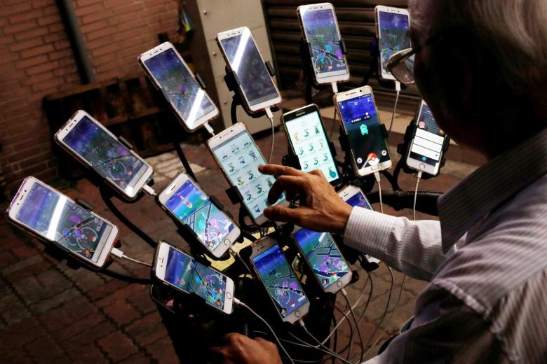 Taiwan grandpa catches 'em all playing Pokemon Go on 15 phones | The ...