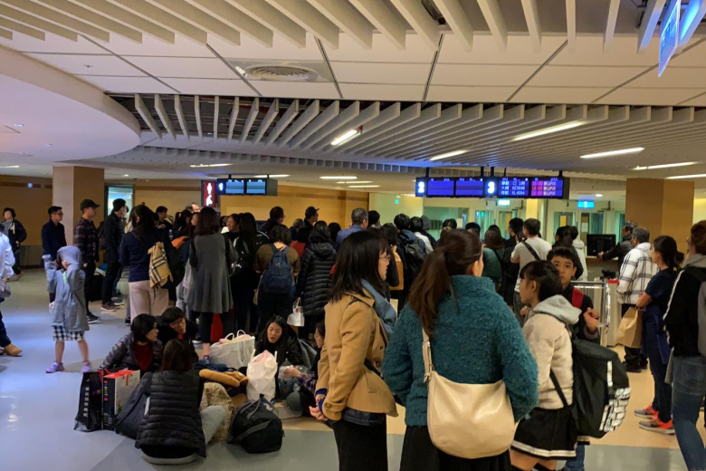 356 passengers on delayed Scoot flight from Taipei to Singapore return ...