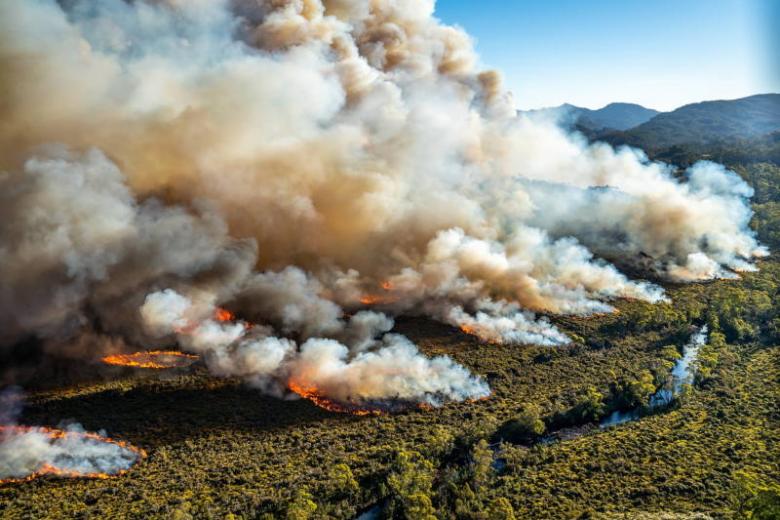 Homes under threat from Tasmanian bushfires in Australia | The Straits ...
