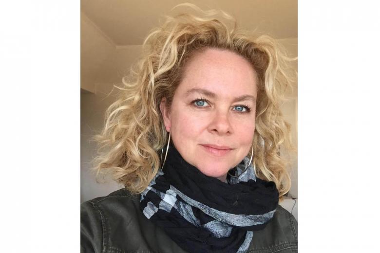 Three-time Pulitzer Prize winning photojournalist Barbara Davidson in ...