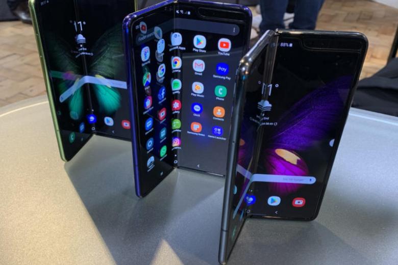 Foldable smartphones: To have and to fold, or better to wait? | The ...