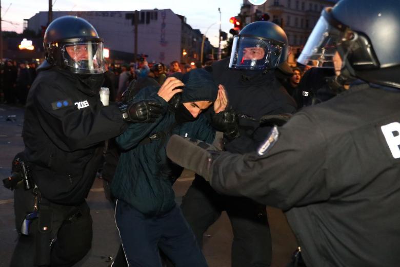 Berlin police scuffle with activists at gentrification protest | The ...