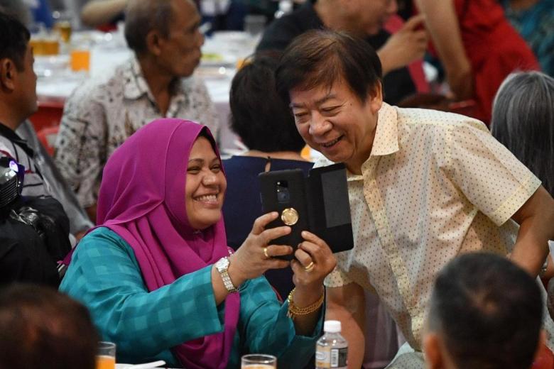 Sembawang GRC residents receive Merdeka Generation packages at tribute ...