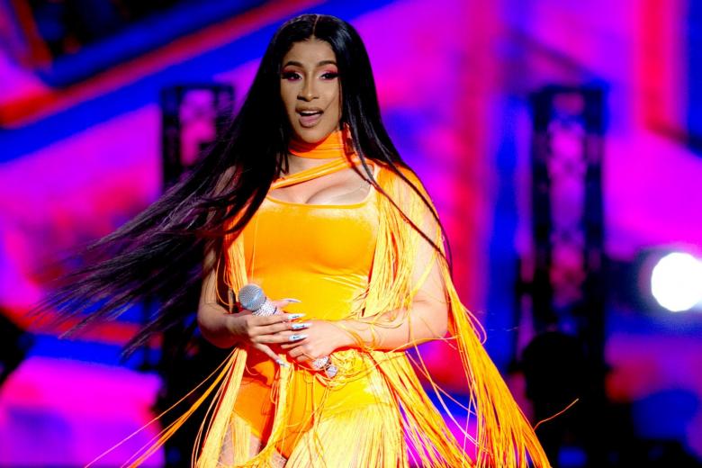 Rapper Cardi B urges fans to return her wig | The Straits Times