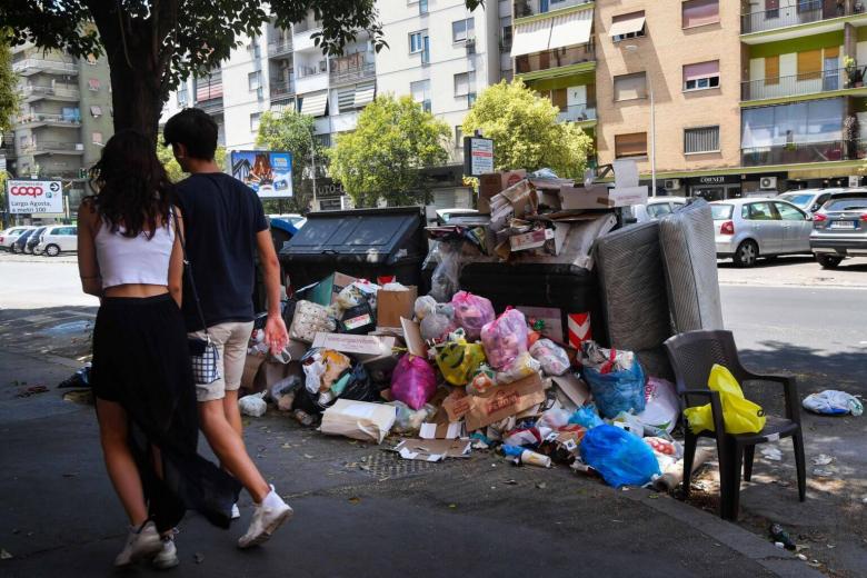 Eternally stinky city? Rome garbage crisis sparks health fears | The ...