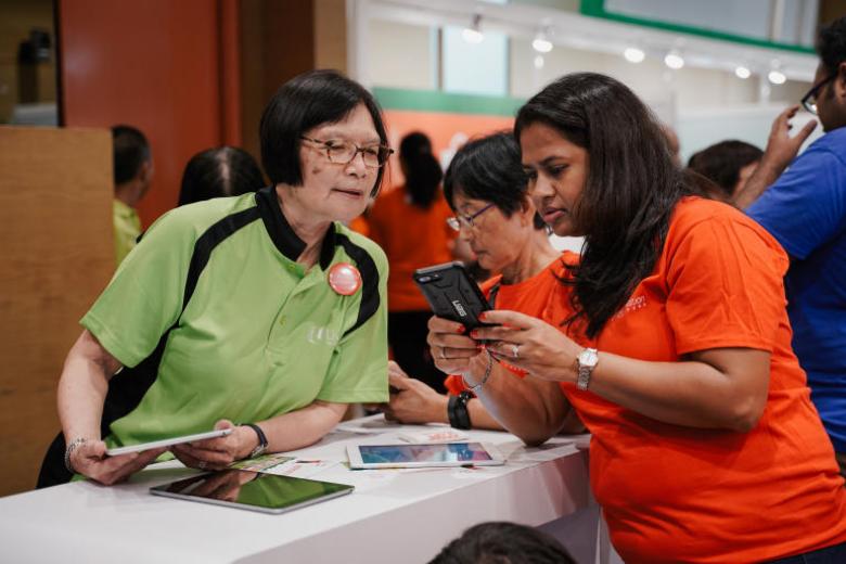 600 sign up as Smart Nation Ambassadors to help Singaporeans, including ...