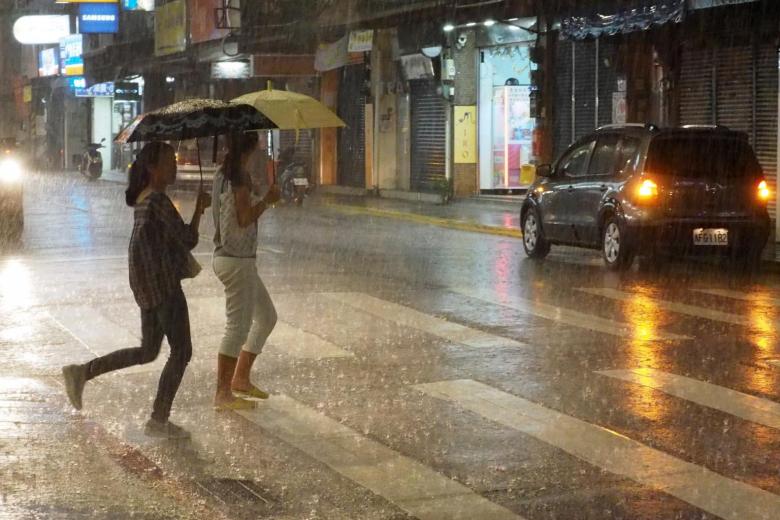 China issues red alert as super typhoon Lekima approaches mainland ...