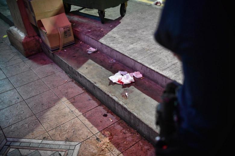 2 men taken to hospital after Geylang stabbing incident | The Straits Times