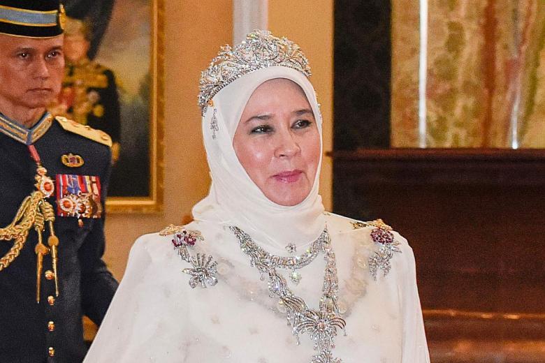 Malaysians rallying to get Queen to reactivate her Twitter account ...