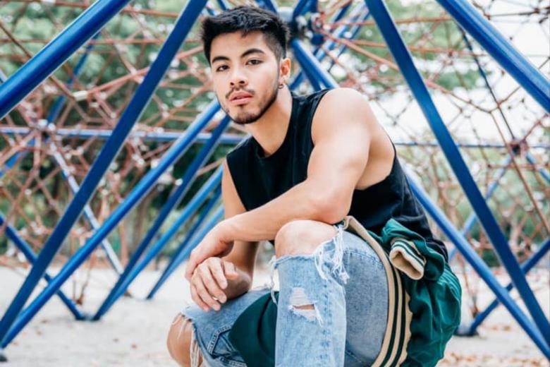 Sam Willows singer Benjamin Kheng apologises for offensive pose in ...