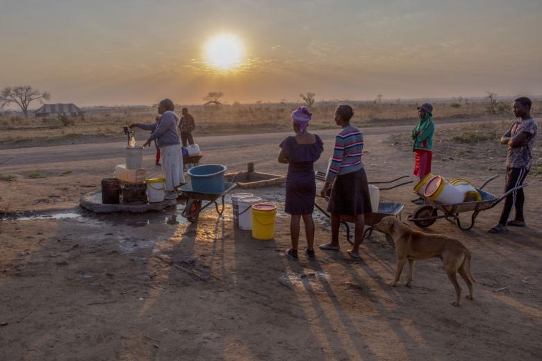 Worst-ever famine threatens Zimbabwe as economy collapses | The Straits ...