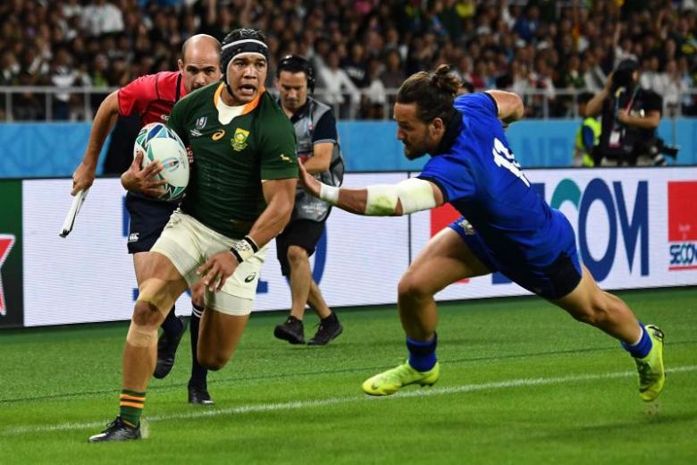 Rugby: Springboks turn on the power against 14-man Italy, whose World ...