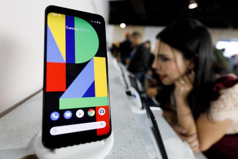 Google's new Pixel 4 phones with gesture controls and face unlock ...