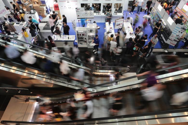 New gadgets and IT bargains at over 50% off at The Tech Show 2019 | The ...