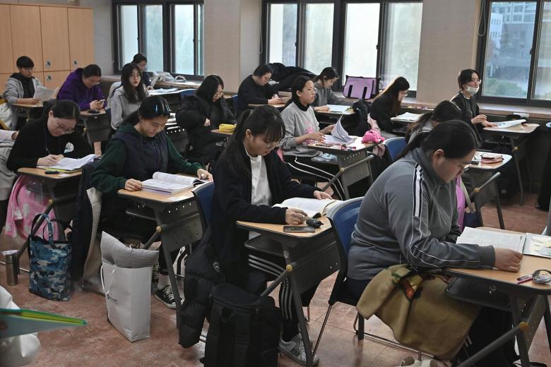 Day of reckoning as South Korean students take crucial college entrance ...