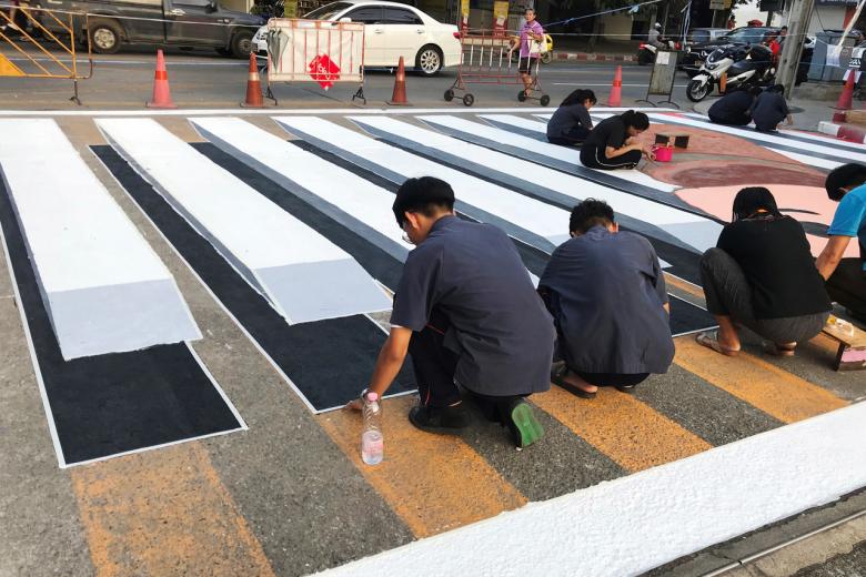 Thailand's 'floating' zebra crossing makes drivers stop and look | The ...