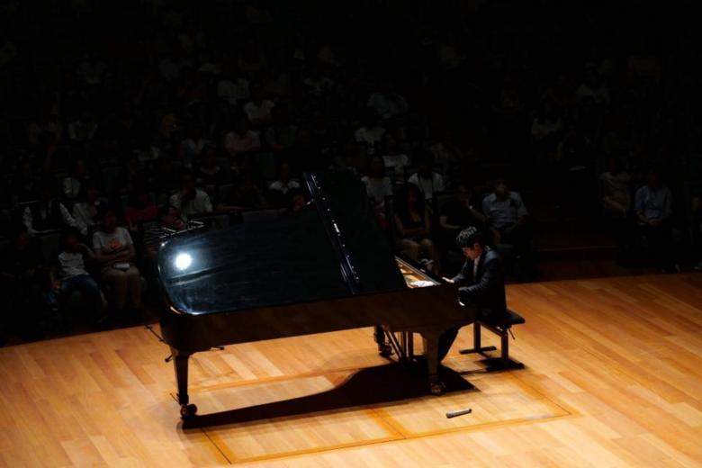 Concert review: Fine touch and exquisite balance from Chinese pianist ...