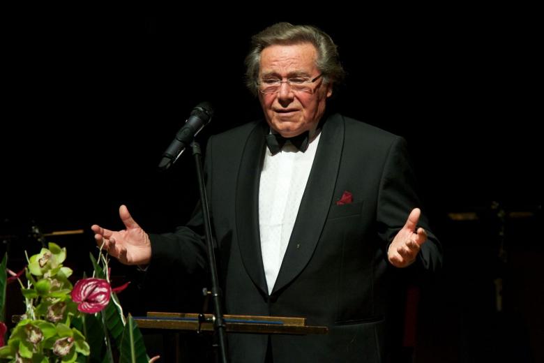 German opera singer, conductor Peter Schreier dies at 84 | The Straits ...