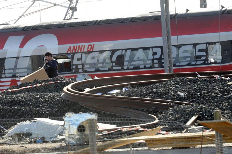 Two train drivers killed in Italy high-speed rail crash | The Straits Times