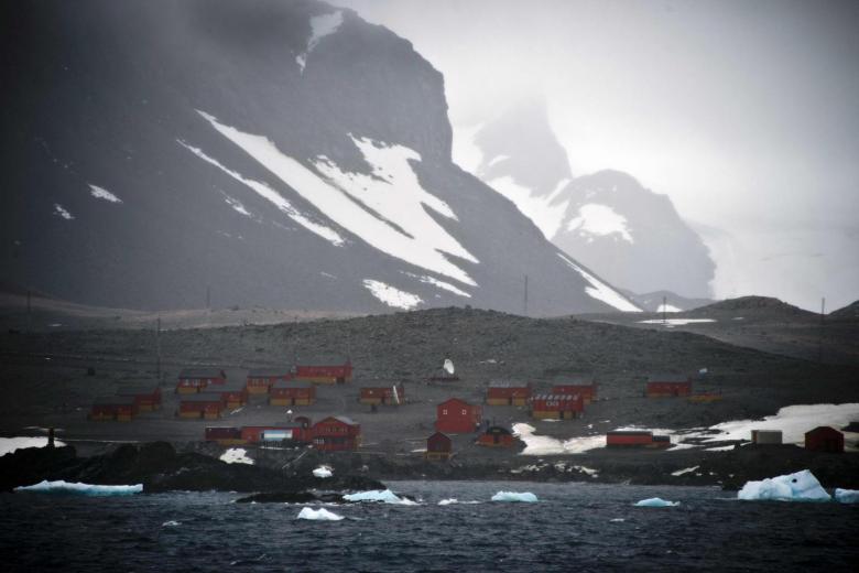 Antarctic base records hottest temperature ever | The Straits Times