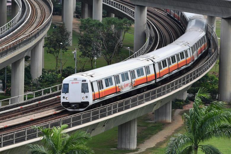 Track fault disrupted MRT travel between Choa Chu Kang and Jurong East ...