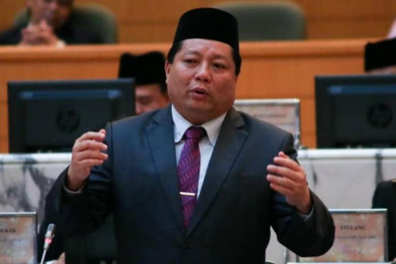 Awaiting Dr Mahathir's directive: Bersatu Johor rep Mazlan non ...
