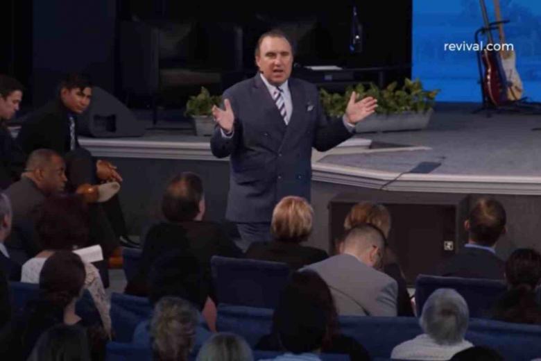 Some US megachurches still packing in crowds despite coronavirus social ...