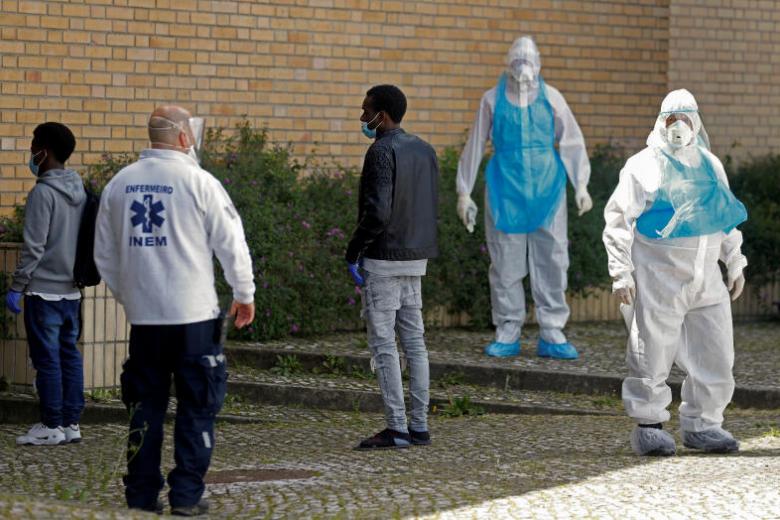 Coronavirus: Portugal to move asylum seekers to vacant tourist flats ...