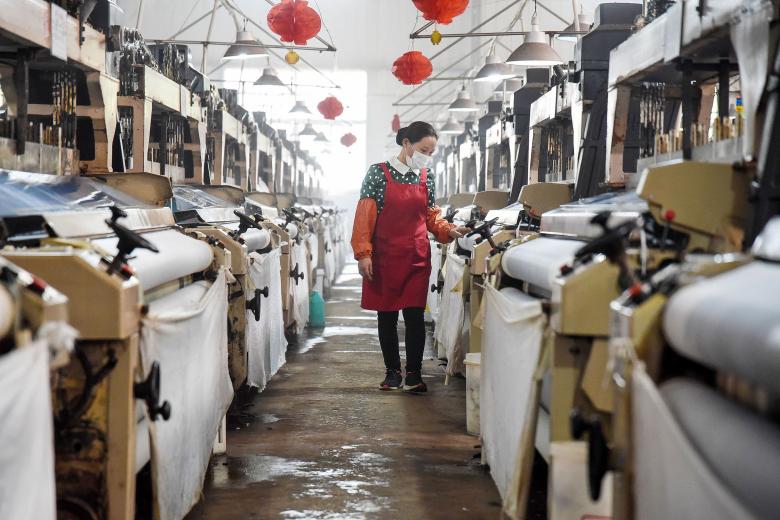 China's factories struggle to fire in April as slump in export orders ...