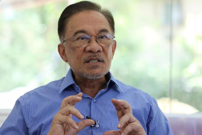 Anwar dismisses Mahathir's claim he was 'crazy' for prime minister post ...