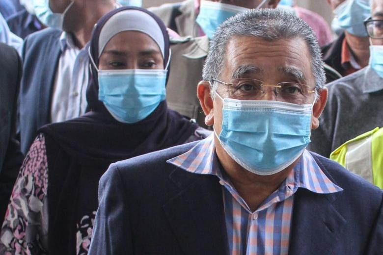 Former Felda chairman Isa Samad ordered to enter defence on 9 graft ...