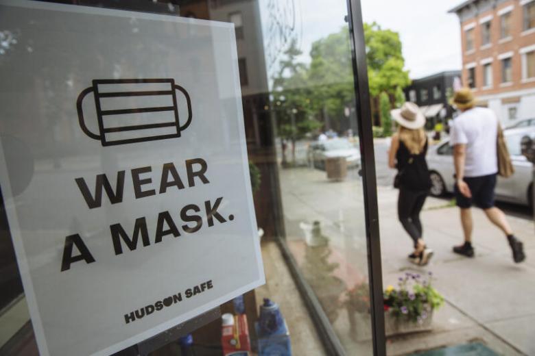 'Wear a mask!': Republicans break with Trump as Covid-19 cases surge in ...