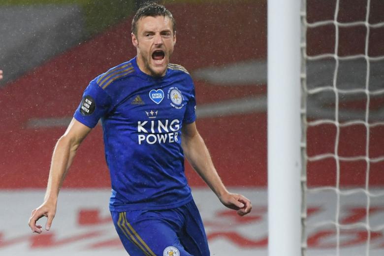 Football: Vardy secures vital point for Leicester at 10-man Arsenal ...