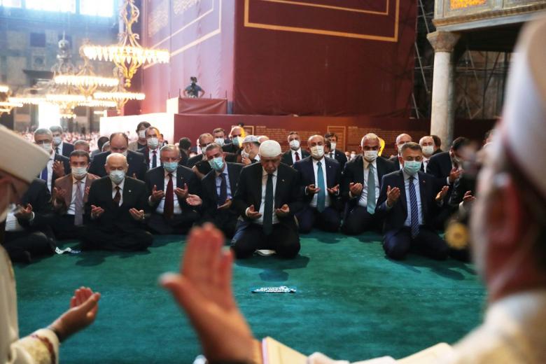 Erdogan joins thousands to pray for first time at Istanbul’s Hagia ...