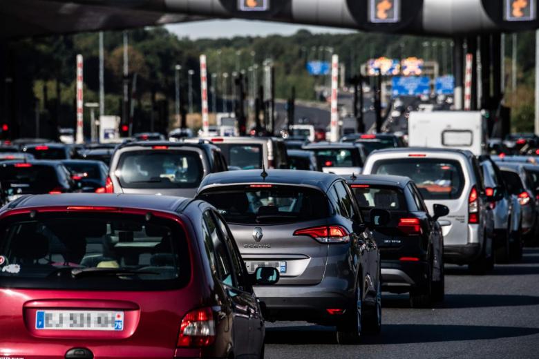 Sweltering France posts traffic jam record | The Straits Times