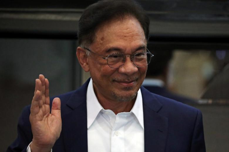 Anwar shock adds to risks besieging Malaysian assets | The Straits Times