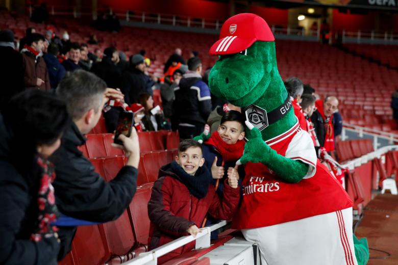 Football: Arsenal drives last dinosaur to extinction as Gunnersaurus ...