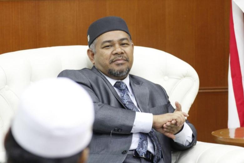 Malaysian govt allows Cabinet minister to walk away despite breaking ...