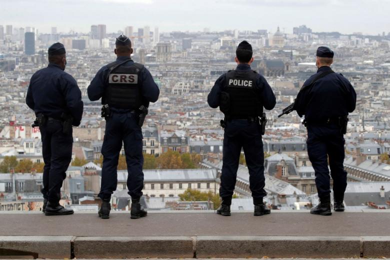 Police overpower man threatening officers with knives in Paris: Police ...