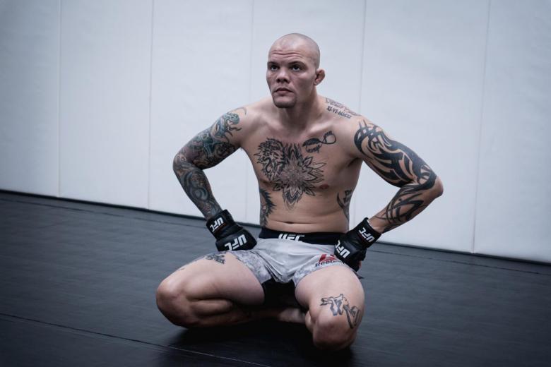 MMA: Smith back to winning ways at coronavirus-affected UFC Vegas 15 ...