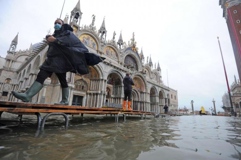 In Pictures: Venice floods as heavy rains lash the Italian city | The ...
