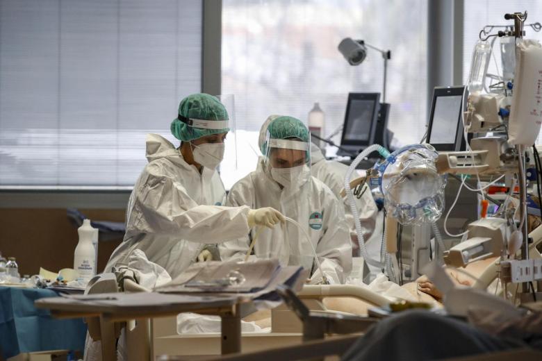 Covid-19 ICU deaths have plunged, but progress may be stalling: Study ...