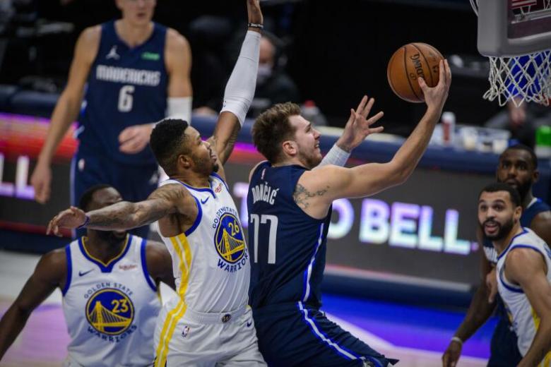 NBA: Mavs overcome Stephen Curry's 57 points to edge Warriors | The ...