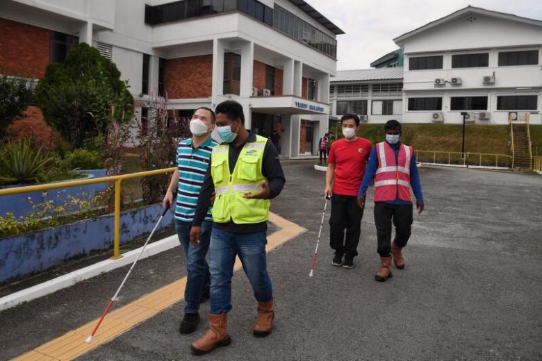 Unlikely friendship between visually handicapped and Caldecott MRT ...
