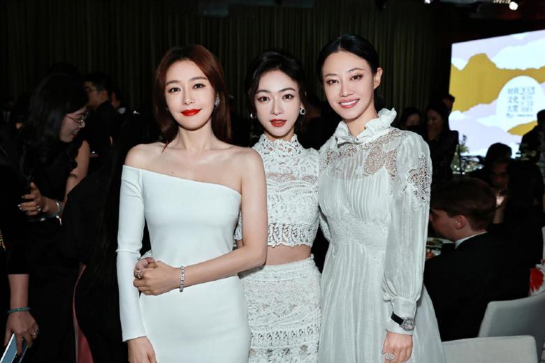 Yanxi Palace actresses Wu Jinyan, Qin Lan post photos of rare gathering ...