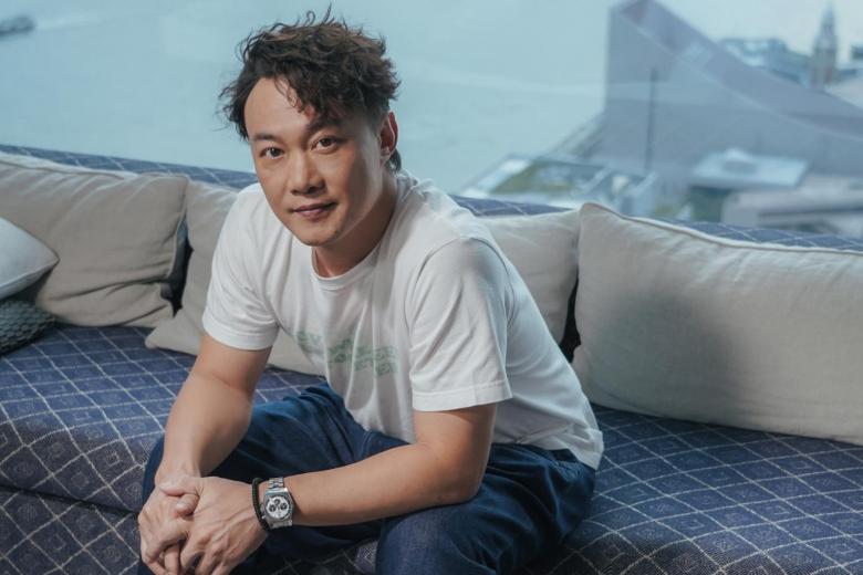 Hong Kong singer Eason Chan sparks speculation after leaving only three ...