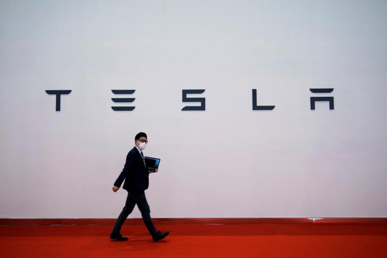 Tesla comes under growing pressure after customer complaint | The ...